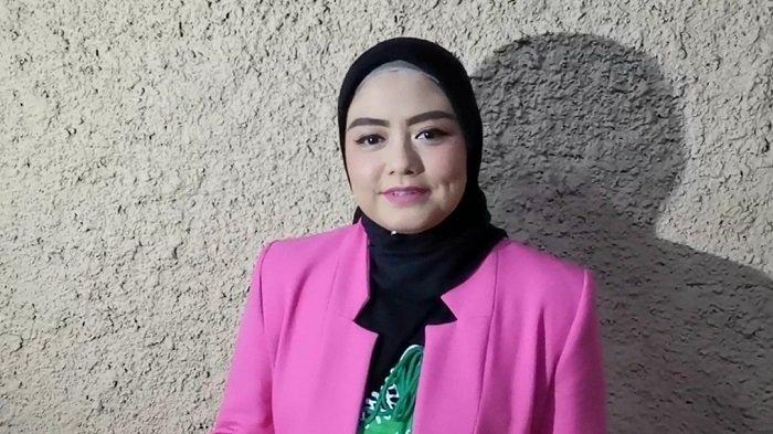 Tika Ramlan Nyanyi Bareng lagi dengan Tiwi , T2 sedang Cari Lagu yang ...