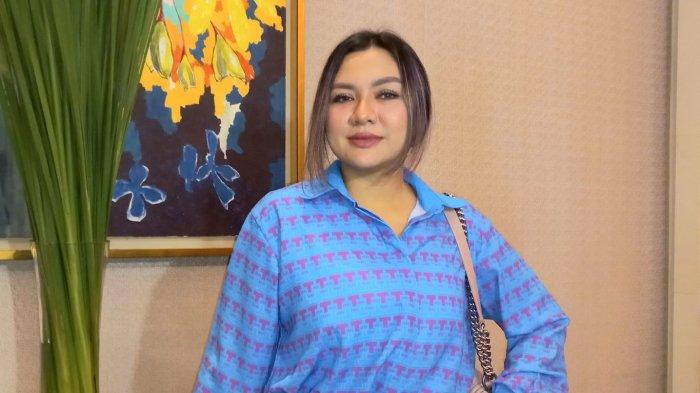 Vakum Urus Anak Selama Tiga Tahun, Penyanyi Vicky Shu Aktif Kembali ke ...
