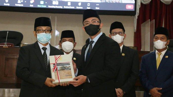 Andika Hazrumy Bersyukur Pemprov Banten Raih WTP Keenam Kalinya ... Andika Hazrumy Bersyukur Pemprov Banten Raih WTP Keenam Kalinya ...