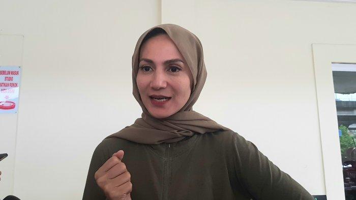 Wanda Hamidah Mulai Nyaman Berhijab Tapi Enggan Disebut Hijrah ...