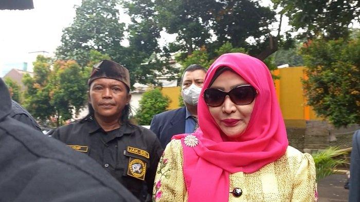 Alasan Roro Fitria Dikawal ke Ruang Sidang Pengadilan Agama Jakarta ...