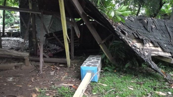 Bangunan Terbesar di Situ Cipondoh Ambruk Diterpa Angin Kencang yang ...