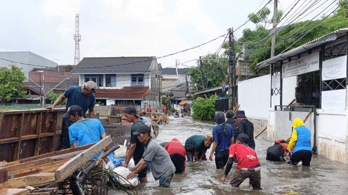 Warga Taman Mangu Indah 4 Kali Kebanjiran dalam Sepekan karena Tanggul ...