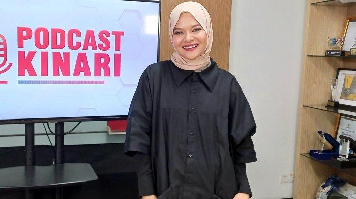 Penyanyi Terry Shahab Putuskan Hijrah Usai Mimpi Disiksa di Dalam ...