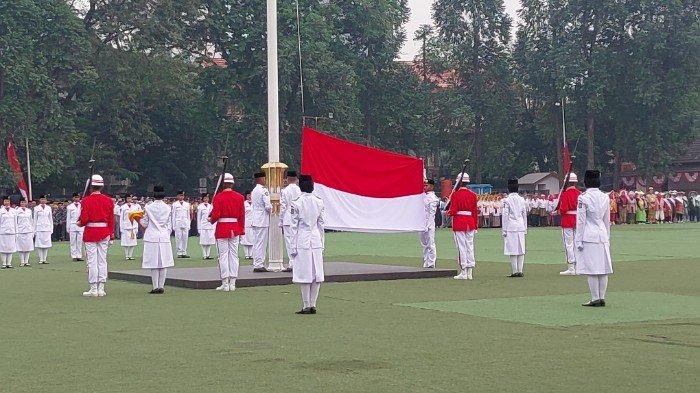 Semarak Perayaan HUT ke-79 RI, Pengibaran Bendera Merah Putih di Kota Tangerang Berjalan Khidmat ...