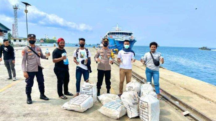 Ratusan Botol Captikus dari Manado Diamankan, Menurut Polisi Tidak Ada ... Ratusan Botol Captikus dari Manado Diamankan, Menurut Polisi Tidak Ada ...