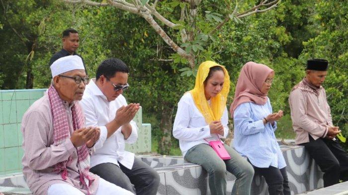 Momen Idul Adha, Bupati Taliabu Aliong Mus dan Citra Puspasari Mus ...