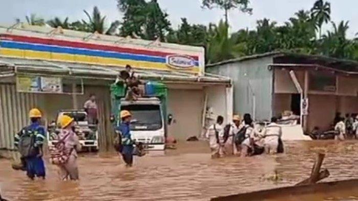 Akibat Hujan Deras, Rumah Warga di Halmahera Tengah Maluku Utara Terendam Banjir - Tribunternate.com