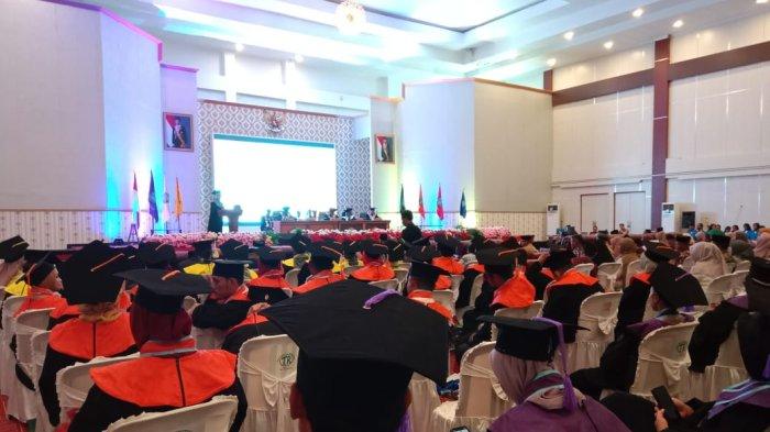 Universitas Bumi Hijrah Tidore Kembali Wisudakan 70 Sarjana Muda ...