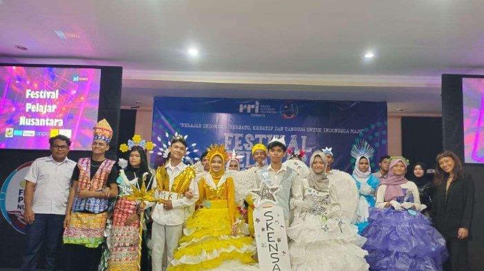 Busana Hasil Daur Ulang Sampah Meriahkan Festival Pelajar Nusantara 2023 - Tribunternate.com
