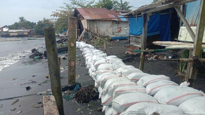 Bahaya Kalau Gelombang Tinggi, Warga desa Wosia Halmahera Utara Minta ...