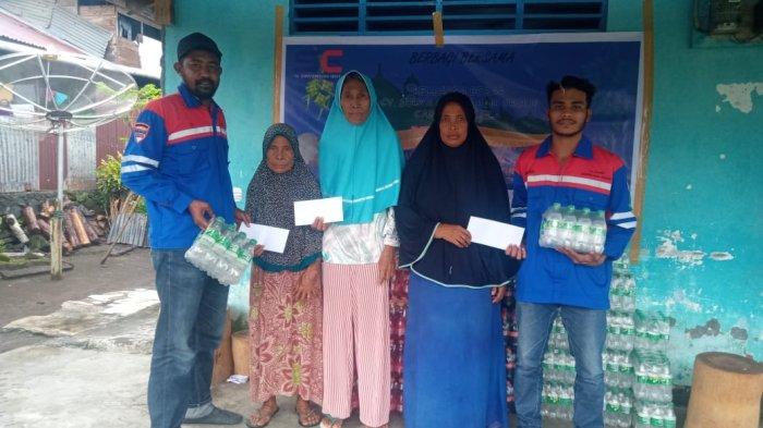 CV SCG Santuni Ibu Janda Serta Bagikan 100 Paket Minuman pada TKBM Tol ...