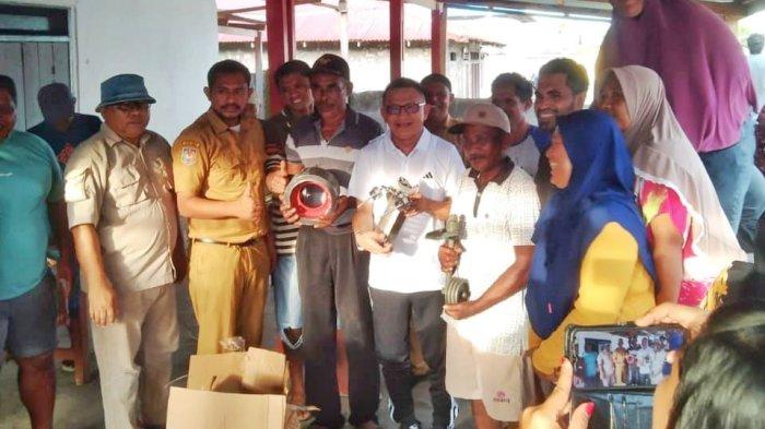 Muhammad Umar Ali, Beri Bantuan Mesin Penggiling Padi Ke Warga Morotai ...