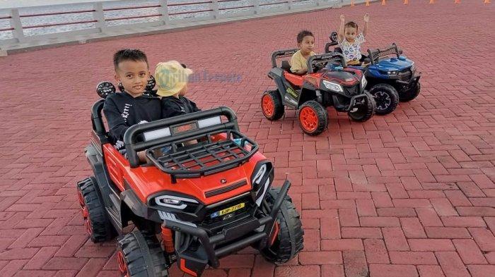 Ada Penyewaan Mobil-mobilan Mini untuk Anak di Pantai Tugulufa Tidore ...