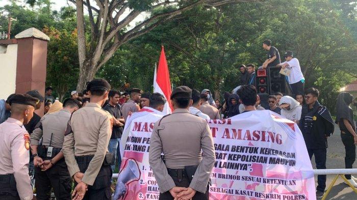 Aksi Desak Proses Hukum Bhraka R di Polres Halmahera Selatan Panas, Ray: Kita Berpihak Kepada ...