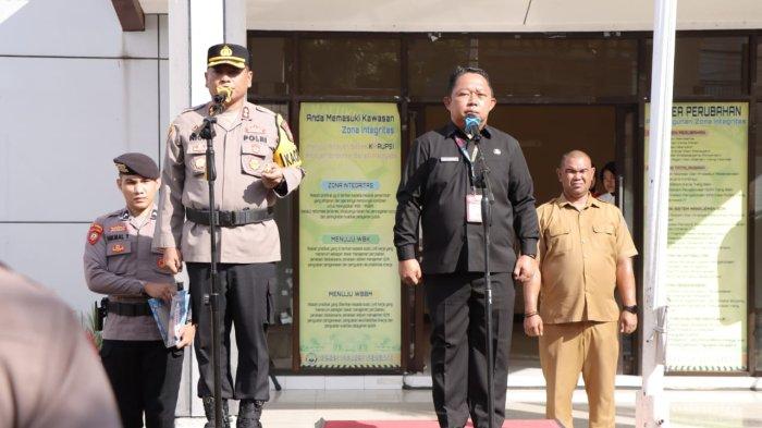 Kapolres dan Sekda Ternate Pimpin Apel Gelar Pasukan Pengamanan Pilkada 2024 - Tribunternate.com