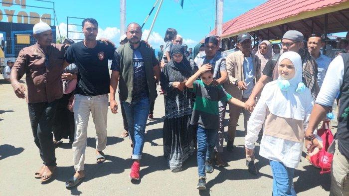 Bang Onim dan Keluarga Tiba di Morotai, Siap Gelar Aksi Bela Palestina ...