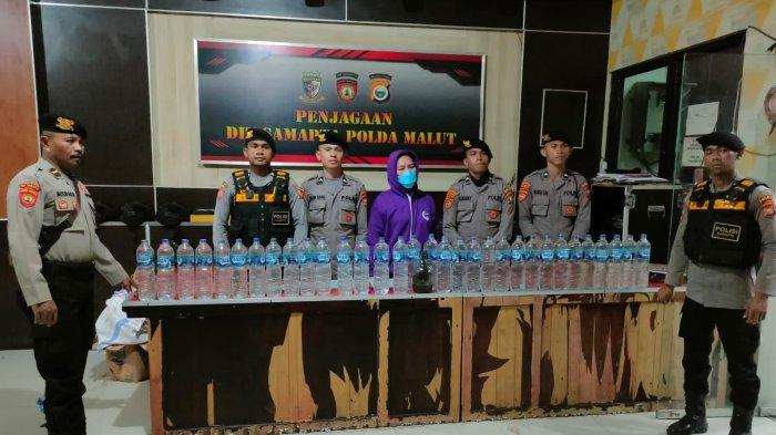 Diduga Edarkan Cap Tikus, Seorang IRT di Ternate Ditangkap Polisi - Tribunternate.com