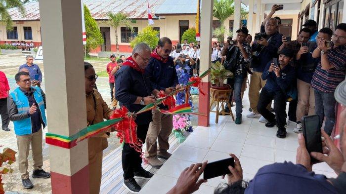 Peduli Pendidikan Maluku, PLN dan Febry Calvin Tetelepta Bangun Kelas ...