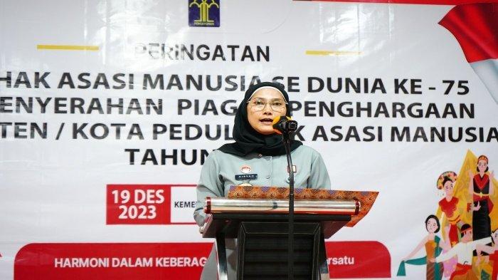 Peringati Hari HAM Sedunia Ke-75, Kakanwil Kemenkumham Malut Serahkan ...