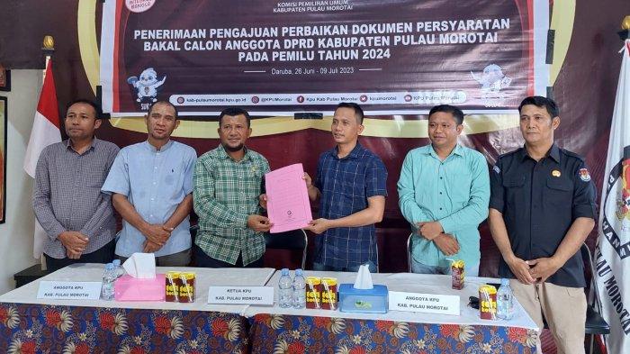 KPU Morotai Nyatakan Dokumen Perbaikan 16 Parpol Peserta Pemilu 2024 Lengkap - Tribunternate.com
