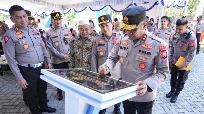Kantor Satuan Patroli Jalan Raya Lintas Halmahera di Maluku Utara ...