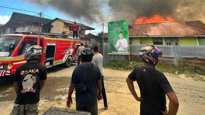 BREAKING NEWS: Pasar Buli Halmahera Timur Terbakar, Penyebab Belum ...