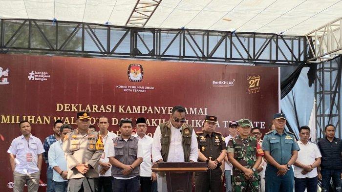 4 Paslon Ikut Deklarasi Kampanye Damai Pilkada 2024 di Landmark Ternate Maluku Utara ...