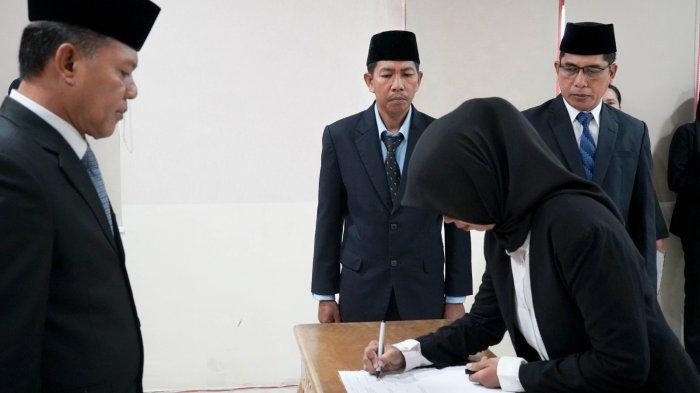 M Adnan Lantik Notaris Pengganti Wilayah Maluku Utara, Gantikan Notaris yang Sedang Jalani Cuti ...