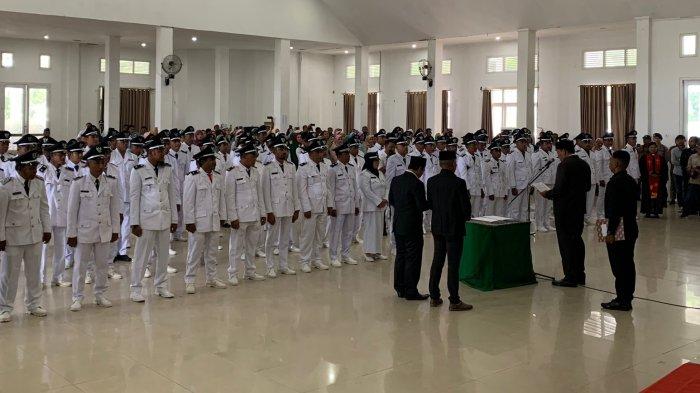 Lantik 98 Kepala Desa Terpilih, Bupati Halmahera Selatan Ingatkan ...
