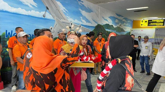Santrani Abusama dan Pengurus Srikandi Pemuda Pancasila Maluku Utara ...