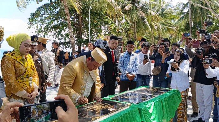 Bupati Taliabu Maluku Utara Aliong Mus Resmikan 7 Proyek Fisik, di ...