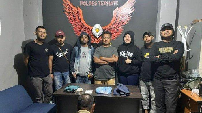 Polisi Bekuk Seorang Pengedar Sabu di Ternate, Modus Selip Paket dalam Karung Sampah ...