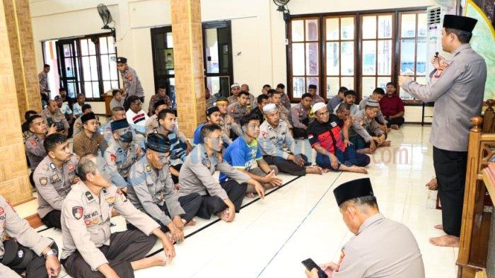 Polres Ternate Kirim Doa dan Lakukan Salat Gaib, untuk Para Korban Tragedi Stadion Kanjuruhan ...