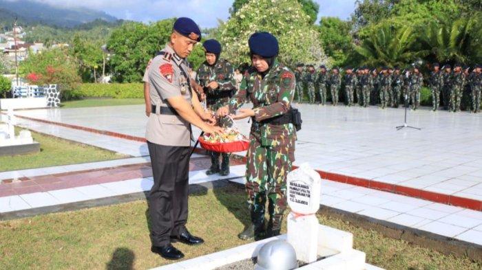 HUT ke 78 Korps Brimob Polri 2023, Kombes Pol Suhendro dan Jajaran Ziarah ke TMP Banau Ternate ...