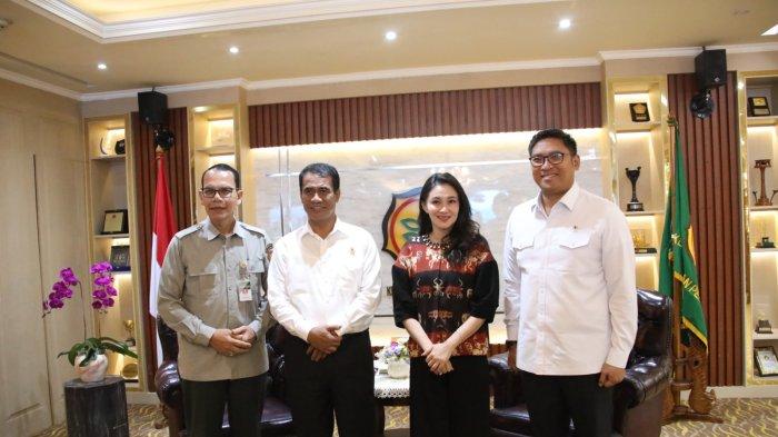 Gubernur Malut Sherly Laos Temui Mentan Andi Amran Sulaiman di Jakarta ... Gubernur Malut Sherly Laos Temui Mentan Andi Amran Sulaiman di Jakarta ...