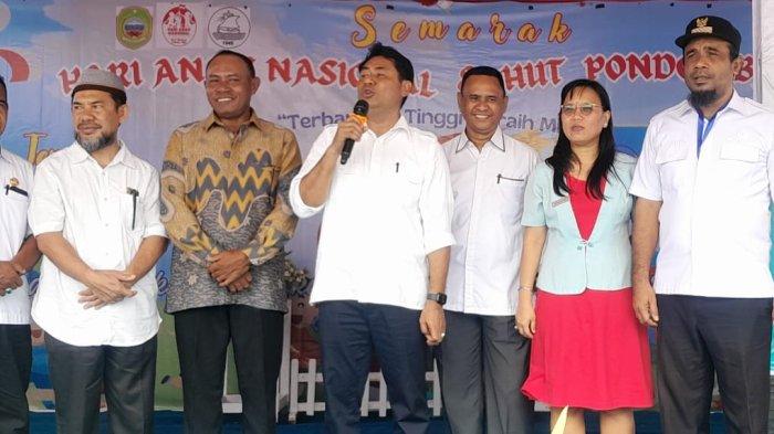 Ubaid Yakub Sumbang 100 Sak Semen untuk Pembangunan Gereja di Desa ...