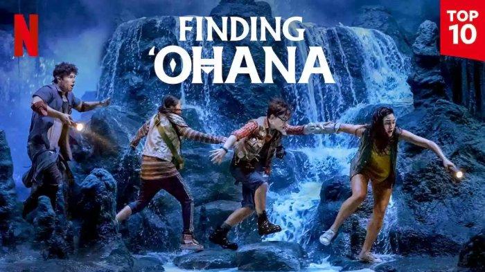 Rekomendasi Film Netflix: Finding Ohana (2021), Tinggalkan Kota untuk ...