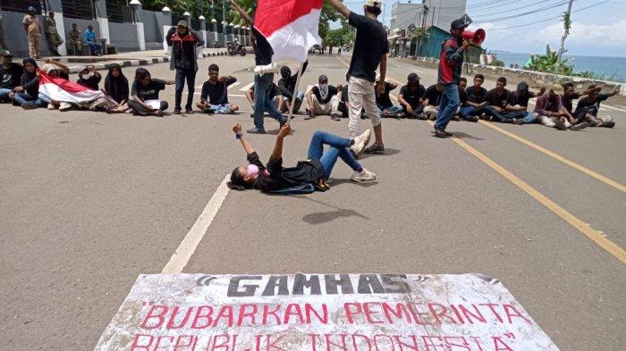 Gamhas Morotai Gelar Aksi Turun ke Jalan Tolak Kenaikan Harga BBM - Tribunternate.com