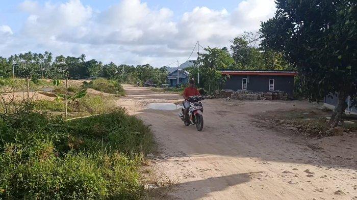 Sempat Dipalang, Jalan Samping Jembatan Desa Wayo Taliabu Maluku Utara ...