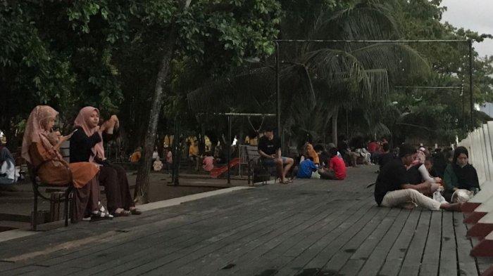 Banyak Muda-mudi Ngabuburit di Anjungan Taman Nukila Ternate ...