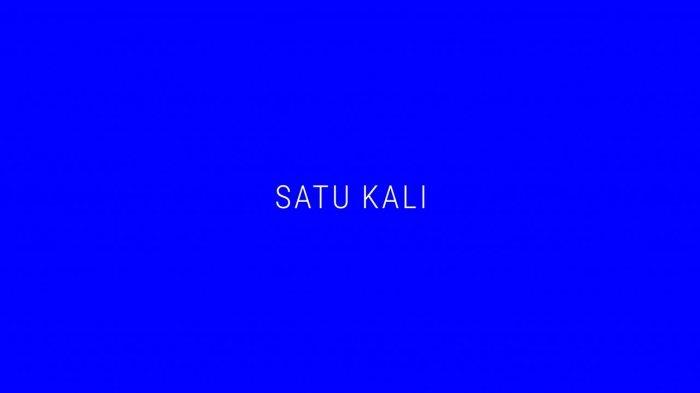 Lirik & Chord Gitar Satu Kali - Tulus: Kecil Hanya Sekali, Muda Hanya ...