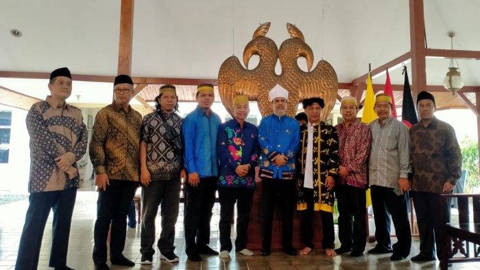 Sultan Hidayatullah Sjah Kukuhkan Kapita Bugis Kesultanan Ternate ...