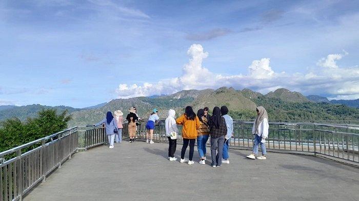 Jembatan Kaca di Buntu Burake Retak Tana Toraja, Wisatawan Kecewa ...