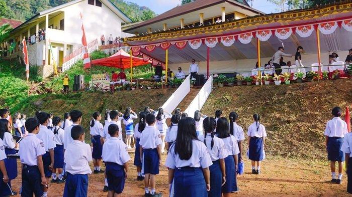 Yohanis Bassang Buka Kegiatan Bupati Cup IV Tingkat Kecamatan Sopai ...