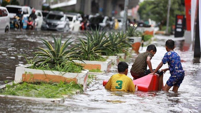 Pemkot Makassar Gelontorkan Rp 115 Miliar Tahun 2023 Demi Tangani Banjir - Halaman all ...