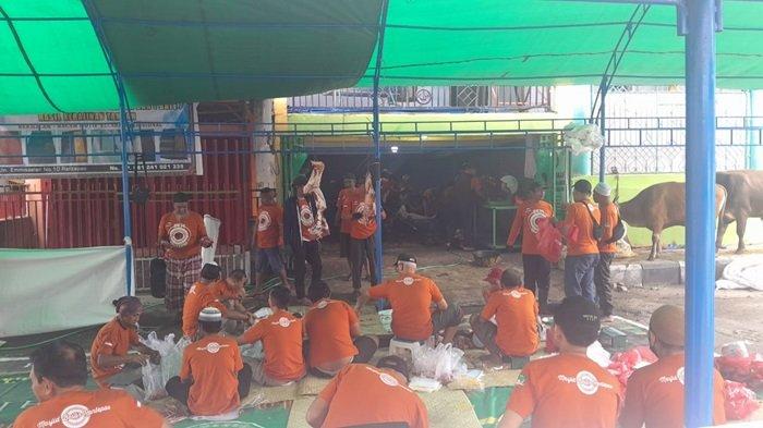 Idul Adha 1445 Hijriah Masjid Besar Rantepao Sembelih 16 Sapi dan 1 ... Idul Adha 1445 Hijriah Masjid Besar Rantepao Sembelih 16 Sapi dan 1 ...