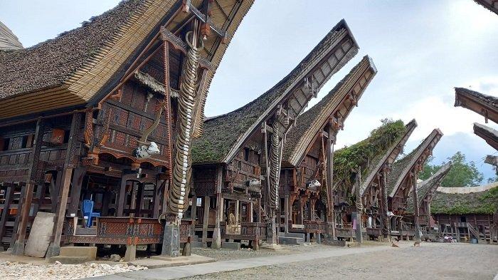 Tongkonan, Rumah Adat Toraja Sarat Makna - Tribuntoraja.com