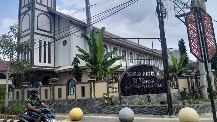 Jadwal Misa Natal Tahun Baru di Gereja Katolik Santa Theresia Rantepao ...