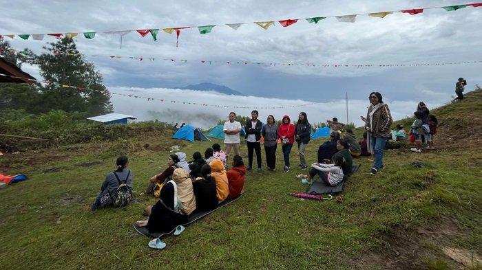 Kemping dan Nikmati Sunrise-Sunset di Buntu Bebo Sanggalla Tana Toraja ...